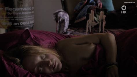 Naked Alina Fritsch In Am Ende Des Sommers