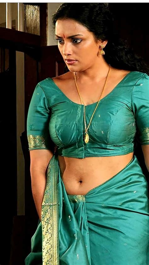 Swetha Menon Saree Beauty Navel Malayalam Actress HD Phone Wallpaper