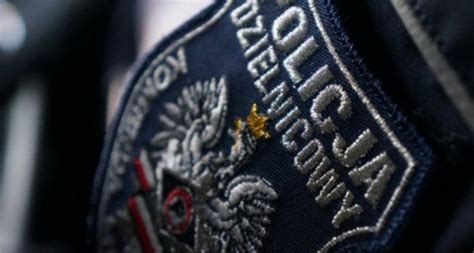Podlaskie Policjant po służbie uratował 4 latka który wpadł do