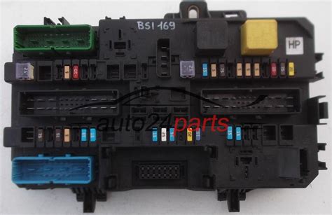 CAJA ELECTRICA DE FUSIBLES Y RELES OPEL ASTRA H ZAFIRA B GM 13 220 830
