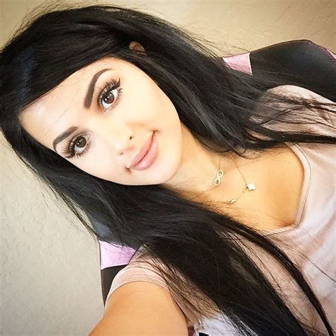 Sssniperwolf Cleavage And Sexy Pics Pics Sexy Youtubers