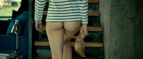 Naked Laetitia Casta In Do Not Disturb