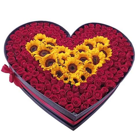 Caja Negra Con 150 Rosas Acento Floral