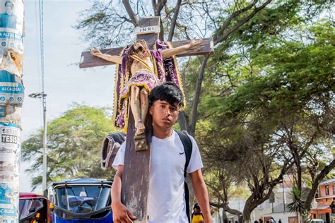 Piura Cientos De Peregrinos Se Dirigen A Ayabaca Para Venerar Al Se Or
