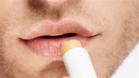 Bálsamo labial la clave para olvidarte de los labios resecos GQ