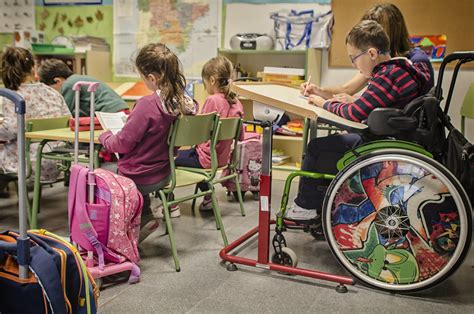 Promueve inclusión de estudiantes con discapacidad en la escuela