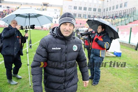 L Avellino Stende Il Crotone Nel Posticipo Pitagorici A Dal