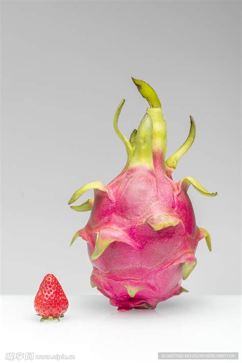 火龙果和草莓摄影图 水果 生物世界 摄影图库 昵图网nipic