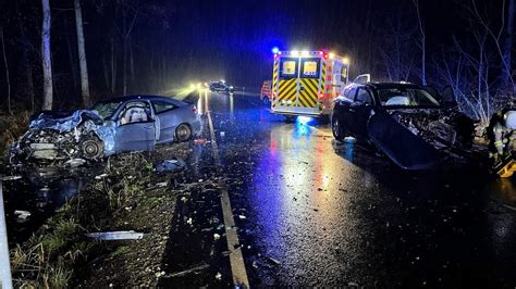 Vier Verletzte Bei Frontalcrash Auf Der B244 Bei Helmstedt