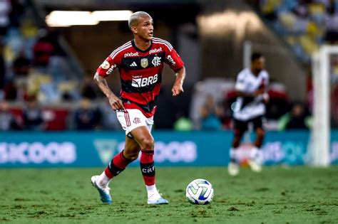 Wesley Do Flamengo Manda Recado Para O Goleiro Do Atl Tico Mg