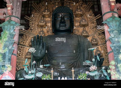 Giant Buddha In The T Daiji Great Eastern Temple Buddhist Temple
