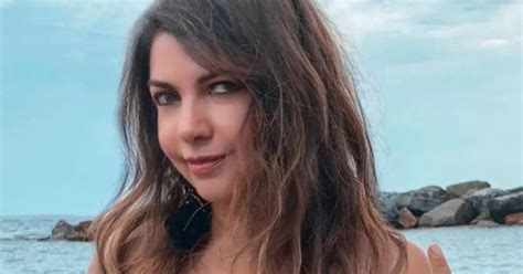 Cristina D Avena La Foto In Bikini Da Bollino Rosso A Anni