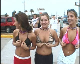 3 Molten And Naughty School Girls Flashing Boobs In Public MyTeenWebcam