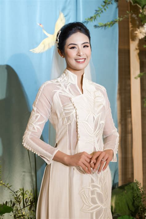 Lễ cưới của Hoa hậu Ngọc Hân Cô dâu được chồng tặng quà bí mật dàn mỹ