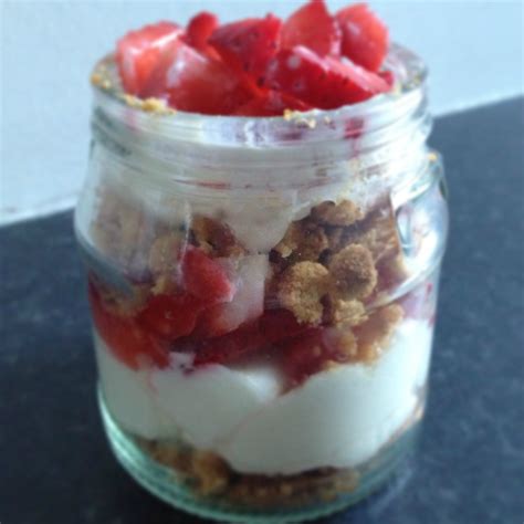 Verrines fraises mascarpone et spéculoos La cuisine de Juliette