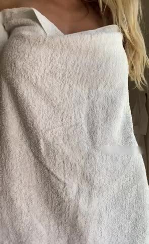 Revealing Her Perfect Body Scrolller