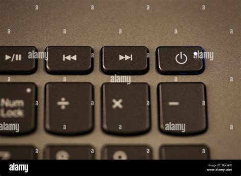 Detalles con el botón de Encendido apagado en un teclado de ordenador