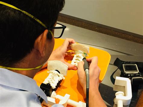 REVISTA ESTREIA SAÚDE LABORATÓRIO GOIANO INOVA CIRURGIAS DE COLUNA E