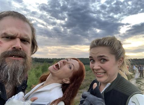 Cosmic On Twitter David Harbour Scarlett Johansson And Florence Pugh