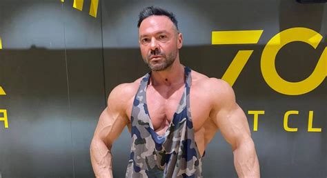 Motivul pentru care soția nu l mai lasă pe Cornel Păsat să intre în