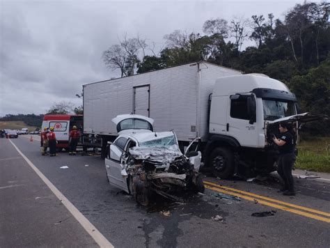 2 Mortos Na BR 120 Motorista Dorme Ao Volante Invade Pista E Bate Em