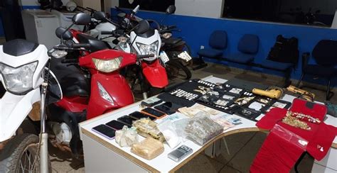 Polícia recupera 3 motos roubadas e apreende mais de 2kg de drogas