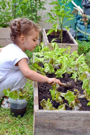 Jardiner avec les enfants conseils simple pour réussir