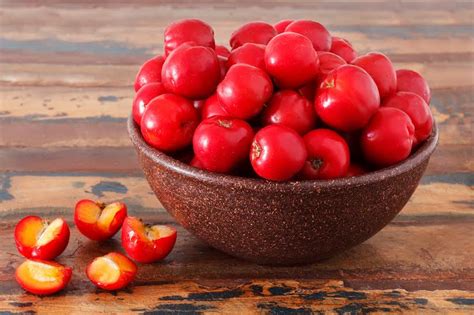 Suco de acerola laranja conheça os benefícios da bebida TAEQ TAEQ