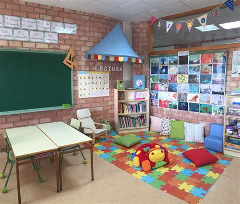 Zona de lectura del Aula de Elena Rincón de lectura en el aula
