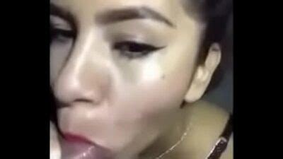Su hermana pequeña quiere aprender a mamar vergas Video Porno HD