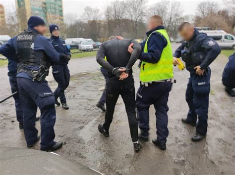 W samochodzie miał karabin automatyczny Odpowie za usiłowanie