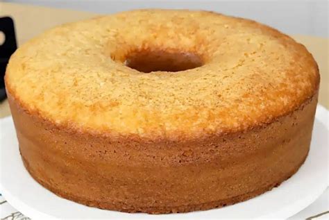 Bolo simples da vovó super fofinho Receitas Fáceis e Práticas