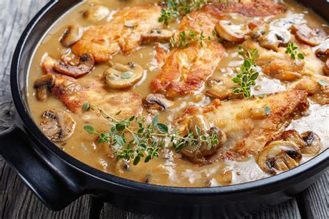 Tejszínes gombás csirkemell szaftos laktató főfogás Recept Femina
