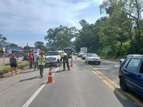 Motociclista fica ferido após acidente na BR 470 em Rio do Sul Rede