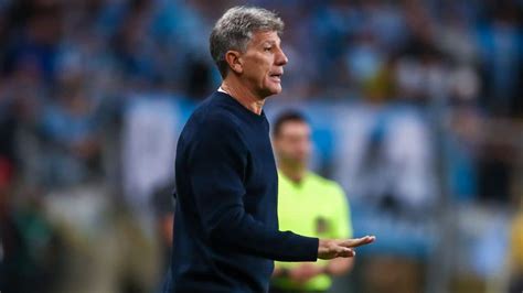 Sem Suárez Grêmio revela escalação oficial grande novidade no meio