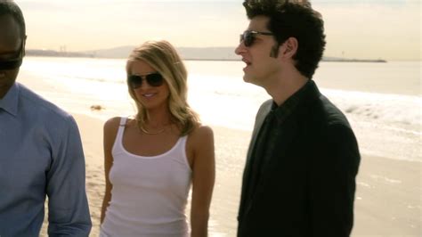 Eliza Coupe Nue Dans House Of Lies