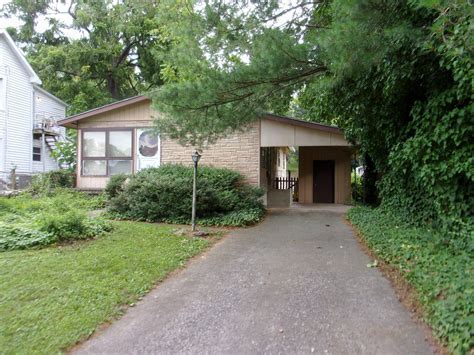 2212 Cedar Ave Buena Vista VA 24416 See Est Value Schools More
