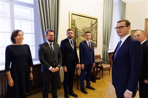 Wizyta Premiera Mateusza Morawieckiego W Ambasadzie RP W Pradze