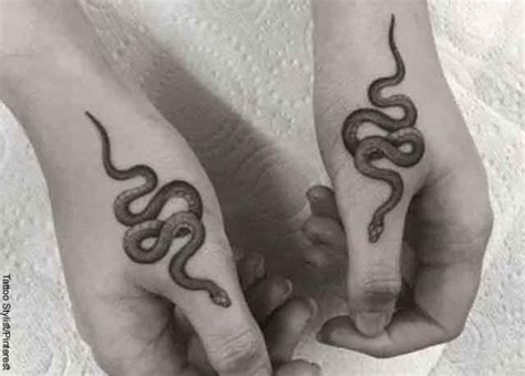 Top 100 Tatuajes De Serpientes En La Mano Abzlocal Mx