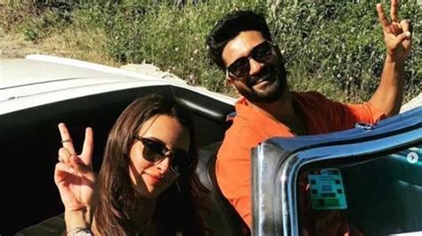 Mere Mehboob Mere Sanam Ft Vicky Kaushal Tripti Dimri Shifts