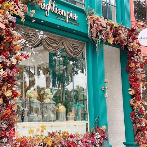 10 Cafe Tema Bunga Di Jakarta Cantik Untuk Spot Foto Kece Nibble