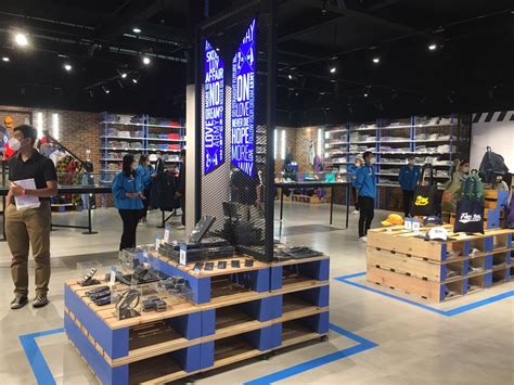 Pop Up Store BTS TinyTan Terbesar Di Asia Tenggara Hadir Di BSD Top