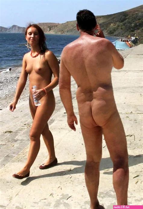Nude Beach Girls Casually Enjoys A Sunny Day Naked In Public Onlyfans