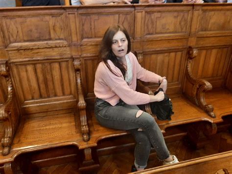 Budapest Ilaria Salis In Tribunale Senza Catene