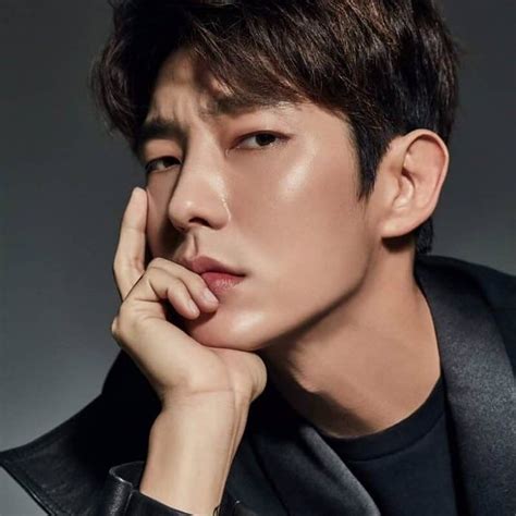 Los 16 actores coreanos más guapos del momento
