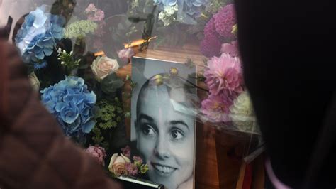 O lume întreagă și a luat rămas bun de la Sinéad O Connor Oamenii au
