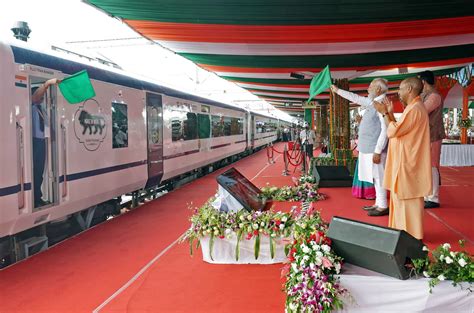Lucknow Gorakhpur Vande Bharat Express Train Launched By PM Narendra