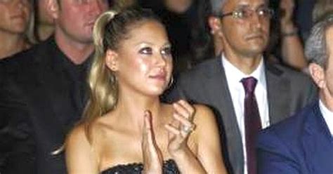 Anna Kournikova Upskirt Celeb Upskirts