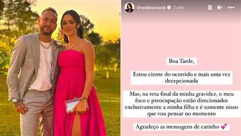 Em meio a polêmica Neymar Bruna Biancardi exibe barrigão de gravidez