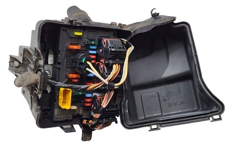 MODUŁ BSM SKRZYNKA BEZPIECZNIKÓW CITROEN PEUGEOT 9664055780 207
